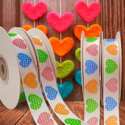 Listón Estampado Corazón Simétrico Multi 5/8″ 25 yds – Mundo del Liston